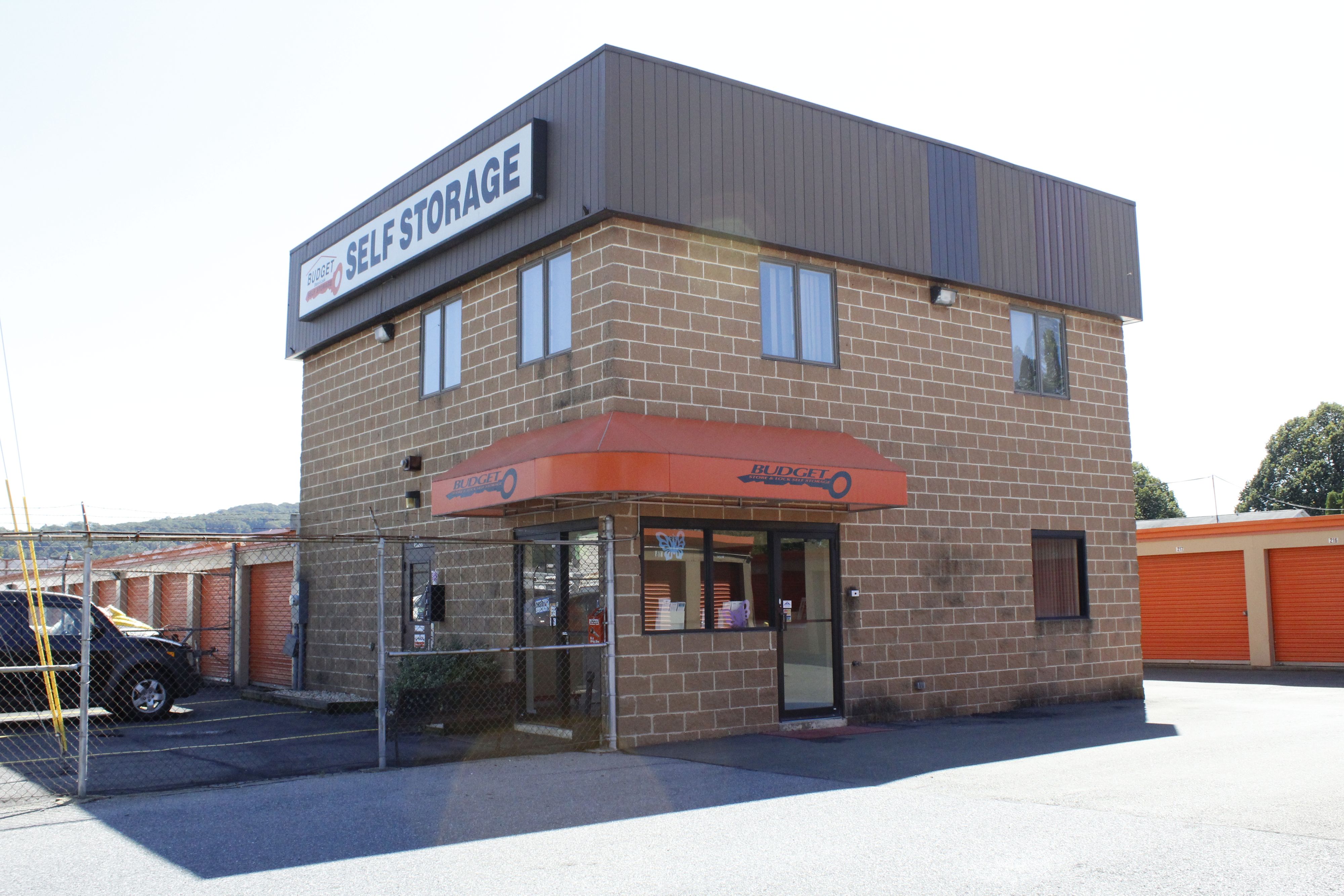 Budget Store & Lock Self Storage Reviews, Ratings | Self Storage near ...